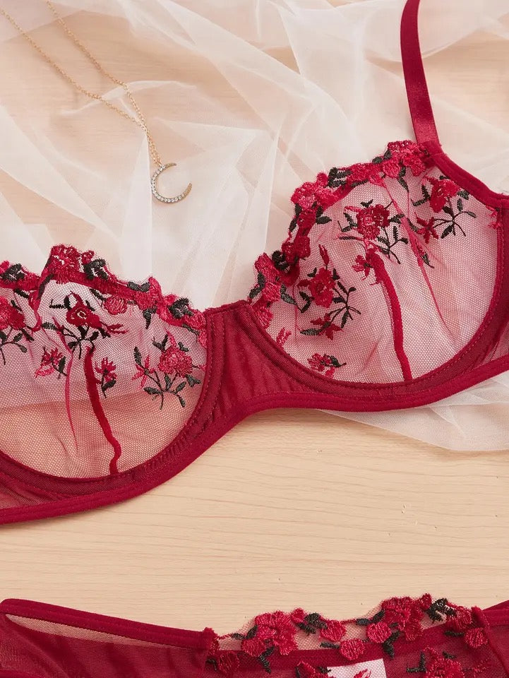 Floral Embroidery Lingerie Set – Moline